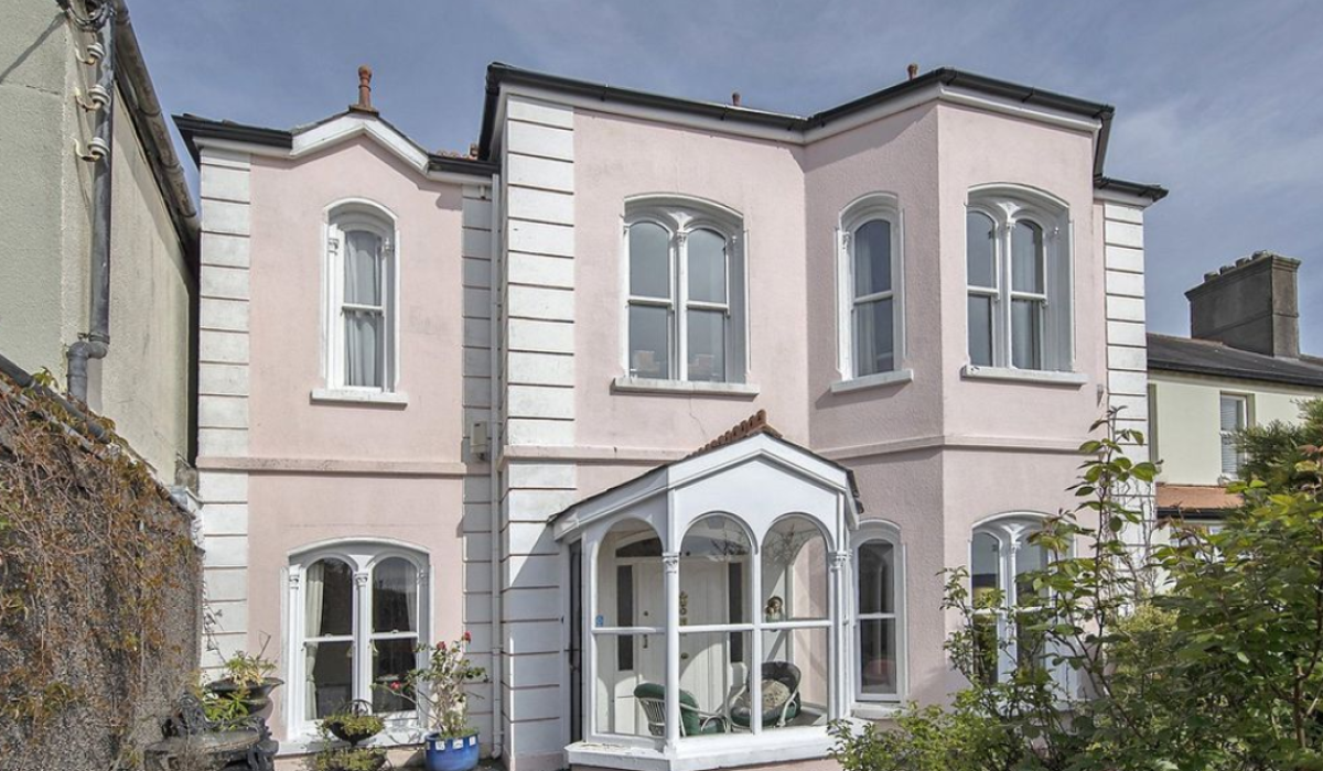 PICTURES: Check out this incredible seaside period home for sale in ...