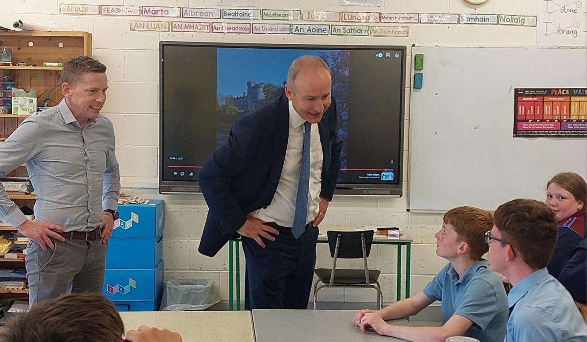 Tánaiste makes surprise visit to Kilkenny school and café - Page 1 of 4 ...