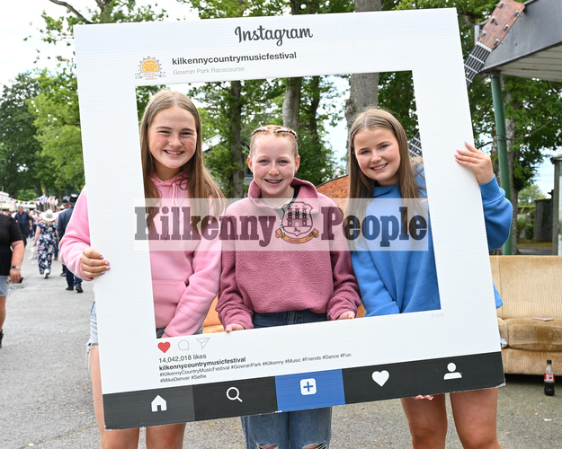 PICTURES: Great craic at Kilkenny Country Music Festival in Gowran Park - Page 1 of 18 ...